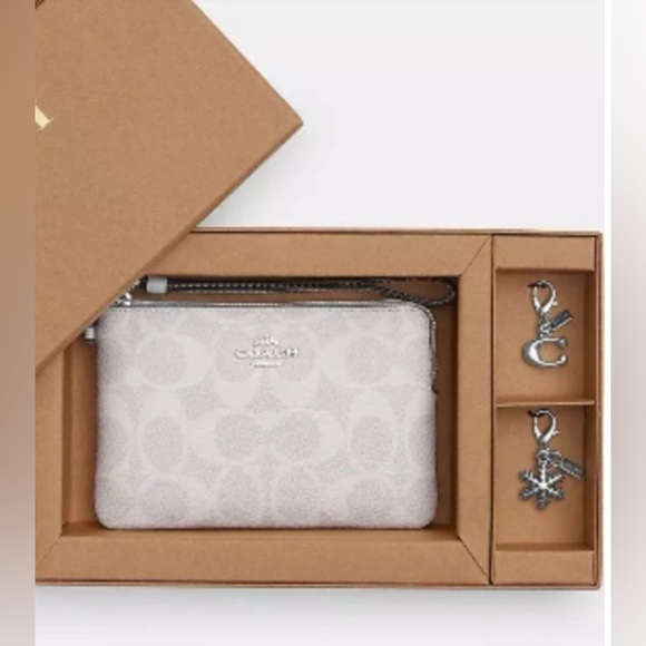 Coach | Bags | Coach Boxed Corner Zip Wristlet In Signature Canvas ...